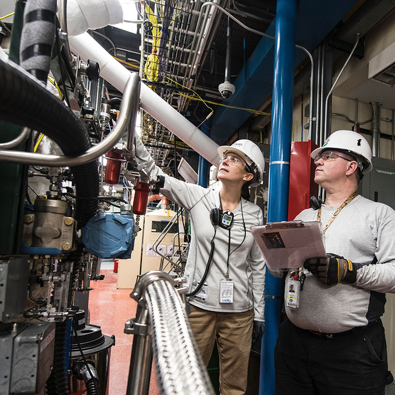 Manufacturing and Trade - Versus